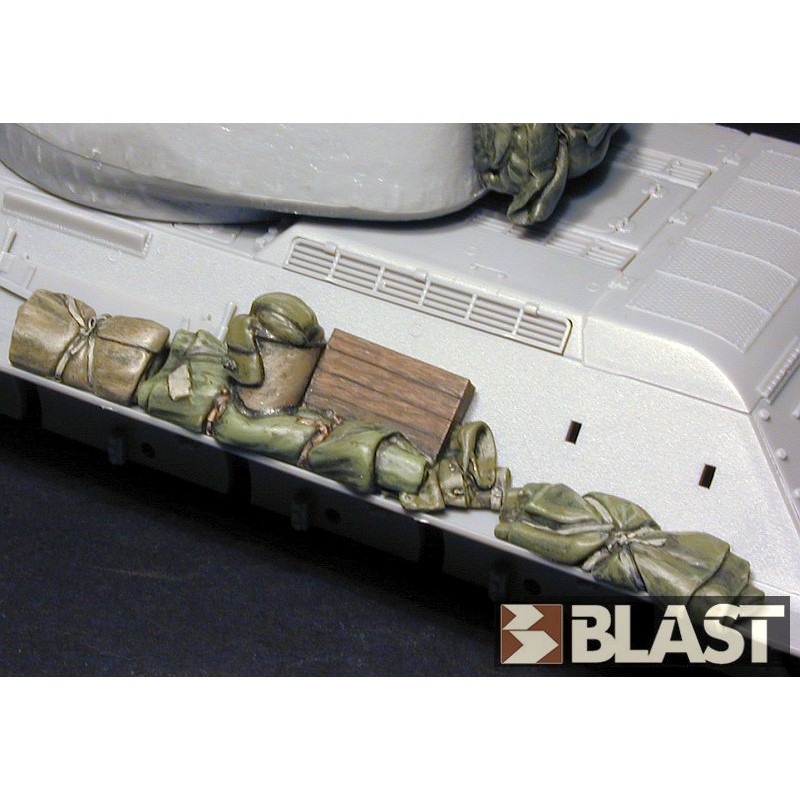 BL35043K SOVIET T34/85 STOWAGE